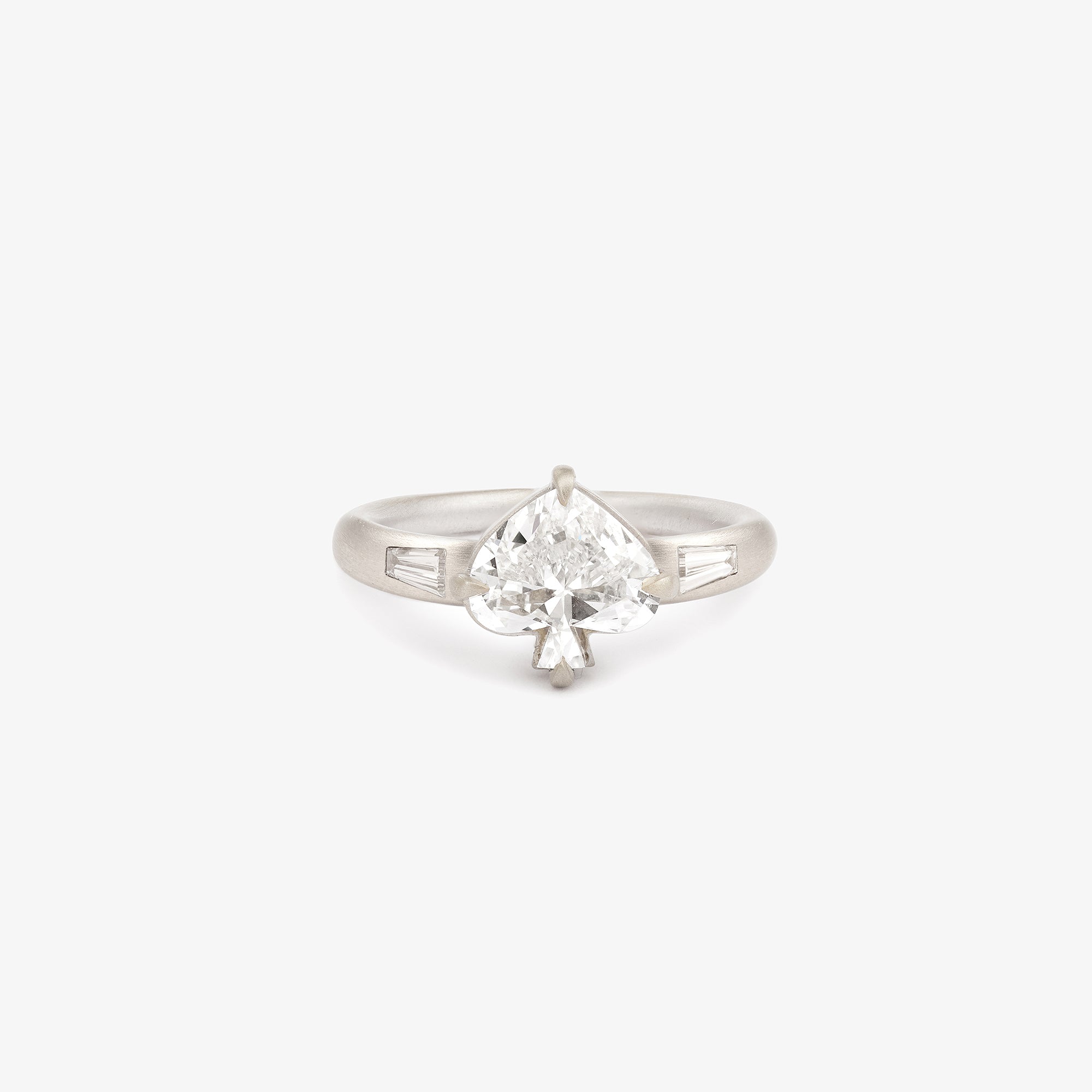 Justice Symbol Diale Ring | 18K gold and diamonds